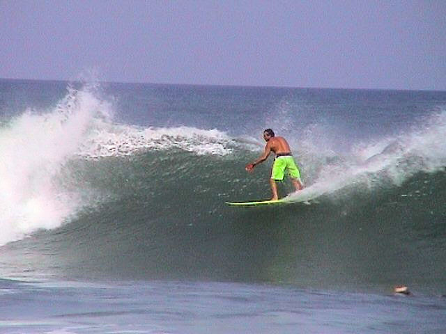 Surfing: How to Perform a Roundhouse Cutback